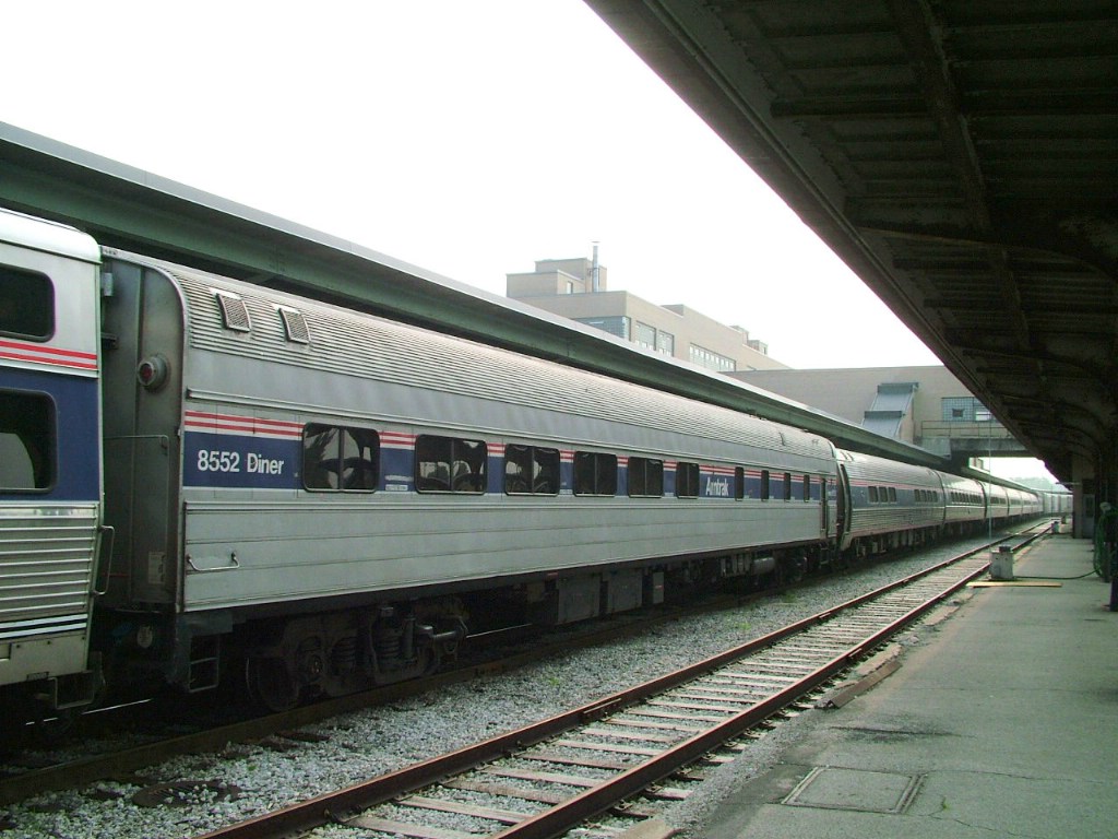 AMTK 8552 departs for Chicago